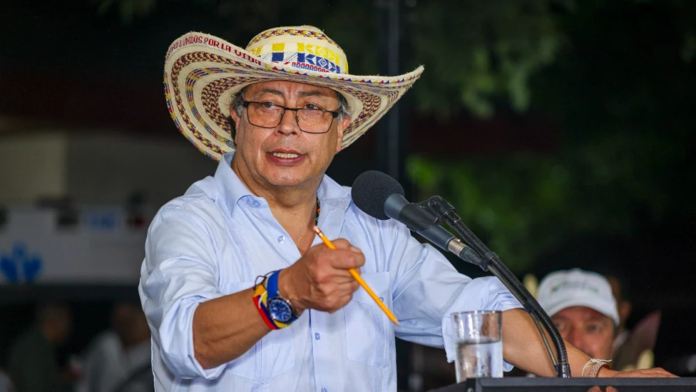 Dictadura – La Cucharada